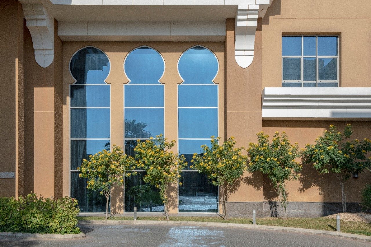 Buy Custom Glass Windows in UAE | Modern & Sandblasted